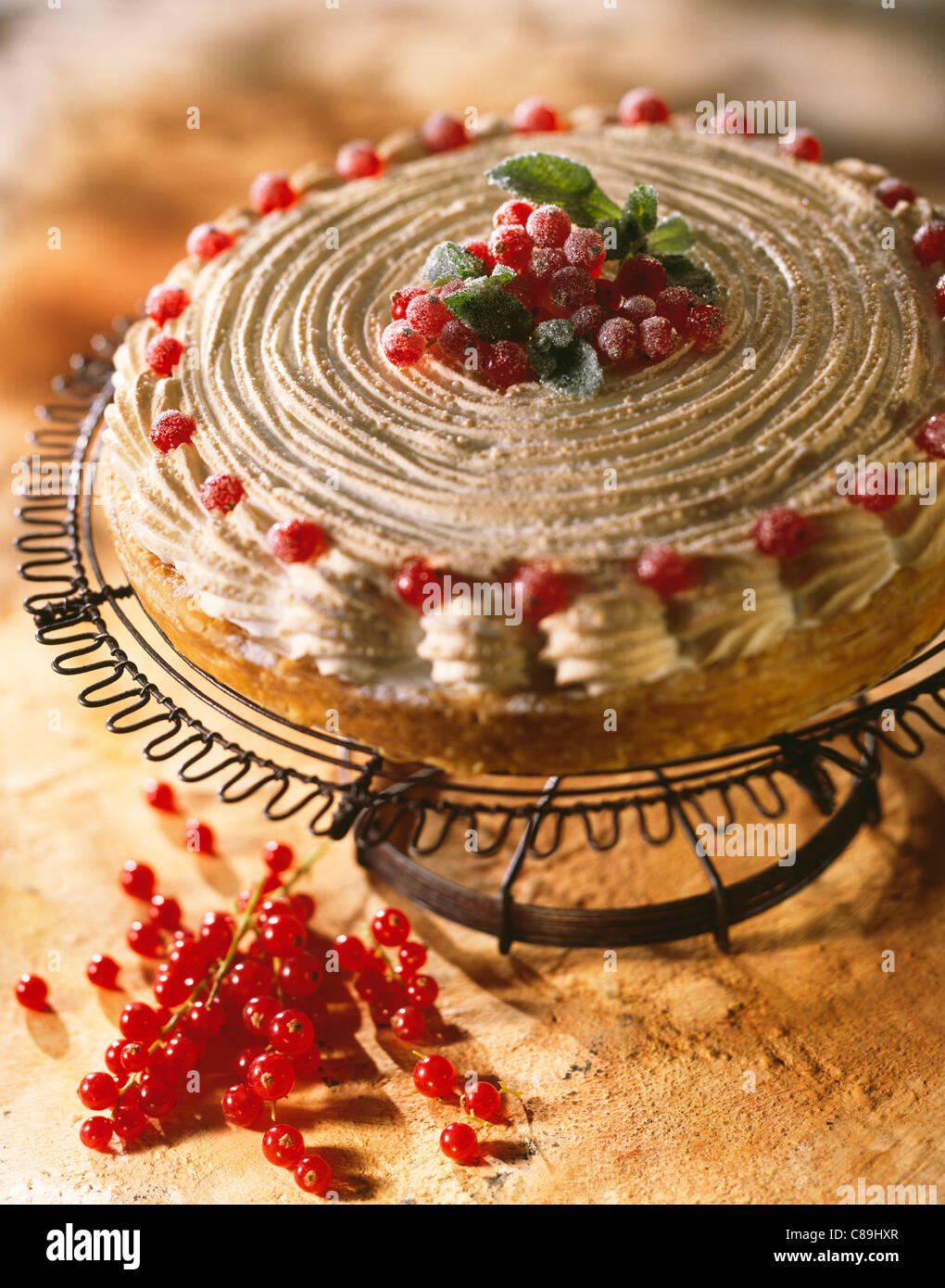 Redcurrant meringue pie Stock Photo - Alamy