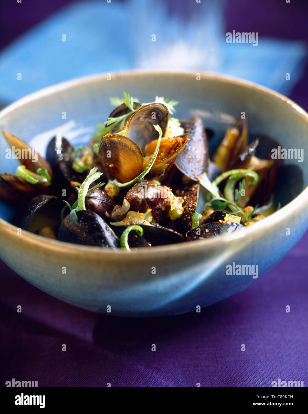 Curried mussels hi-res stock photography and images - Alamy