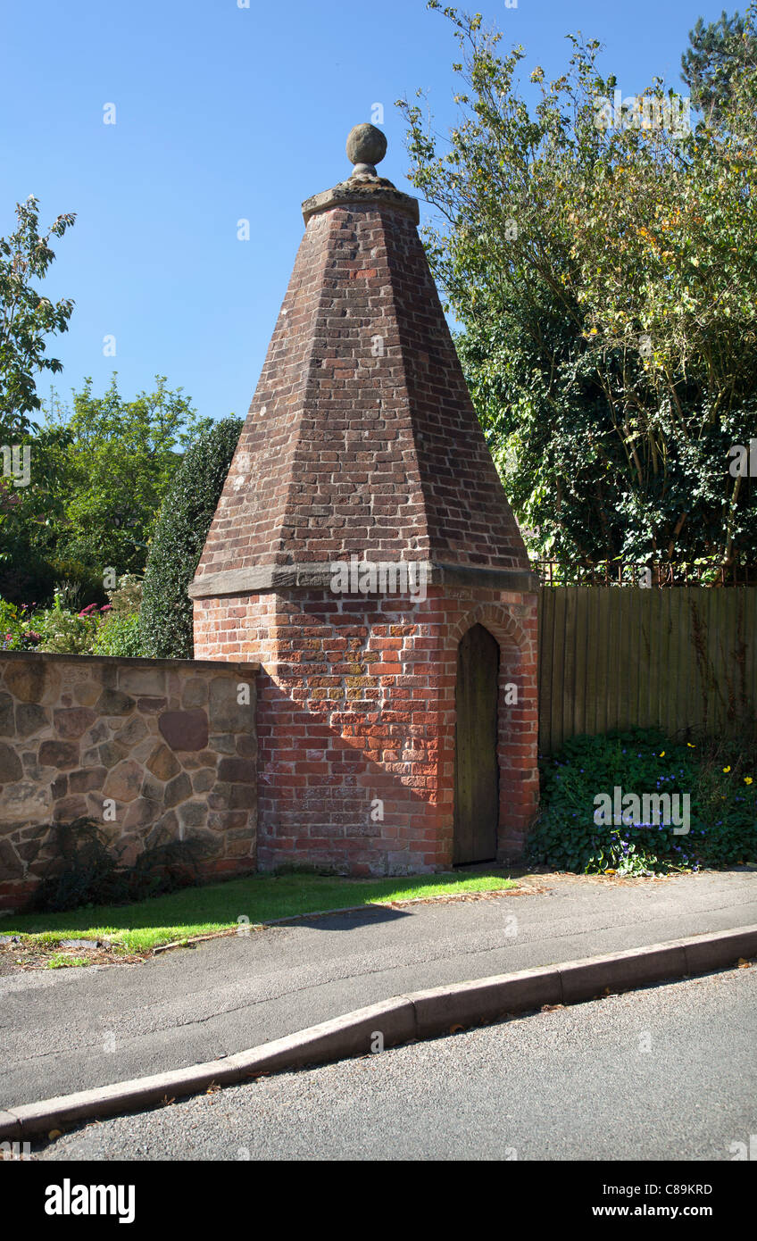 The Old Village Lock Up or Blind House Gaol Smisby Stock Photo - Alamy