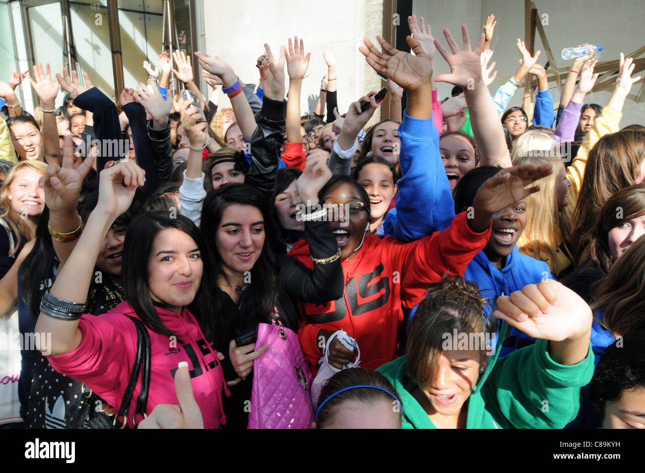 Screaming boy band fans hi-res stock photography and images - Alamy