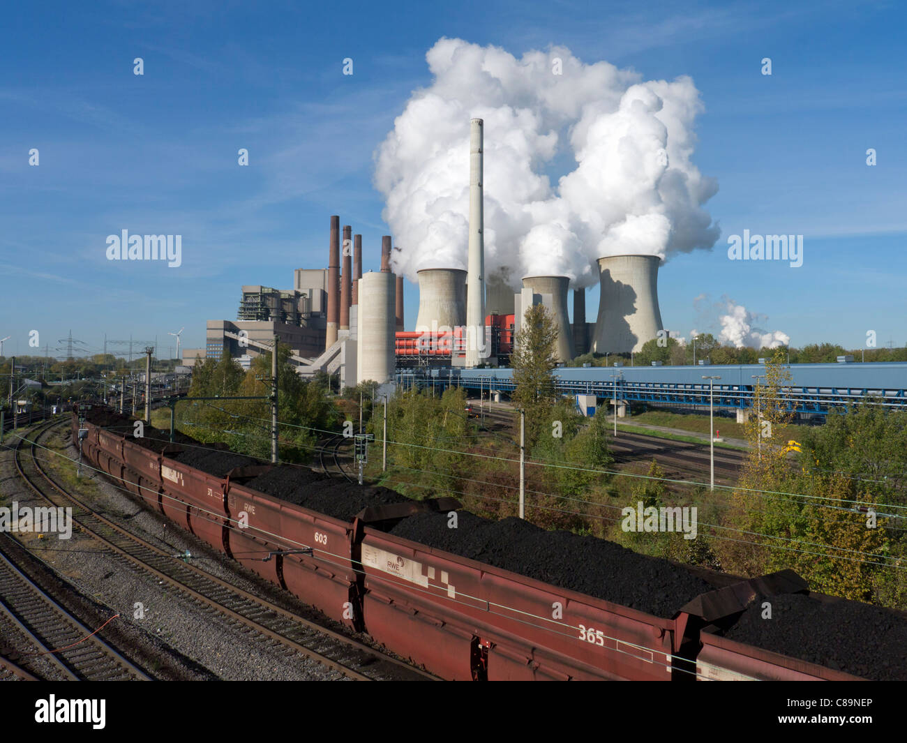 Coal fired power station train hi-res stock photography and images - Alamy