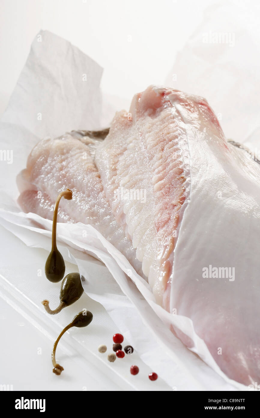 White skate fish hi-res stock photography and images - Alamy