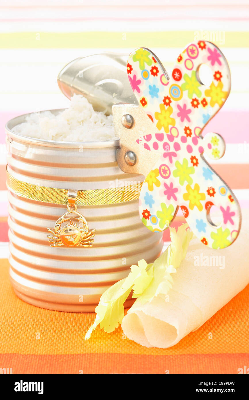 Openning a can of crab meat Stock Photo - Alamy