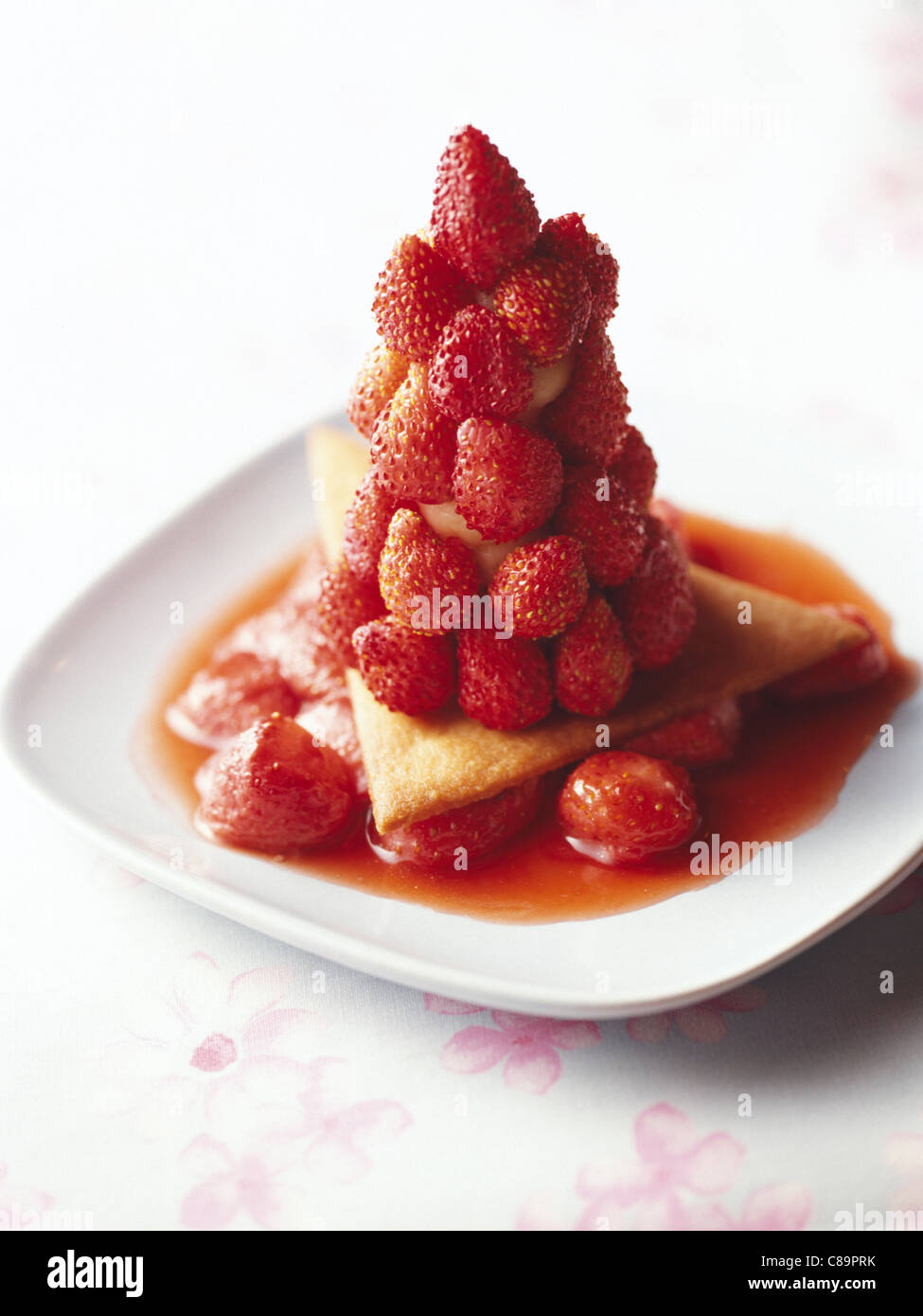 Shortbread triangle hi-res stock photography and images - Alamy