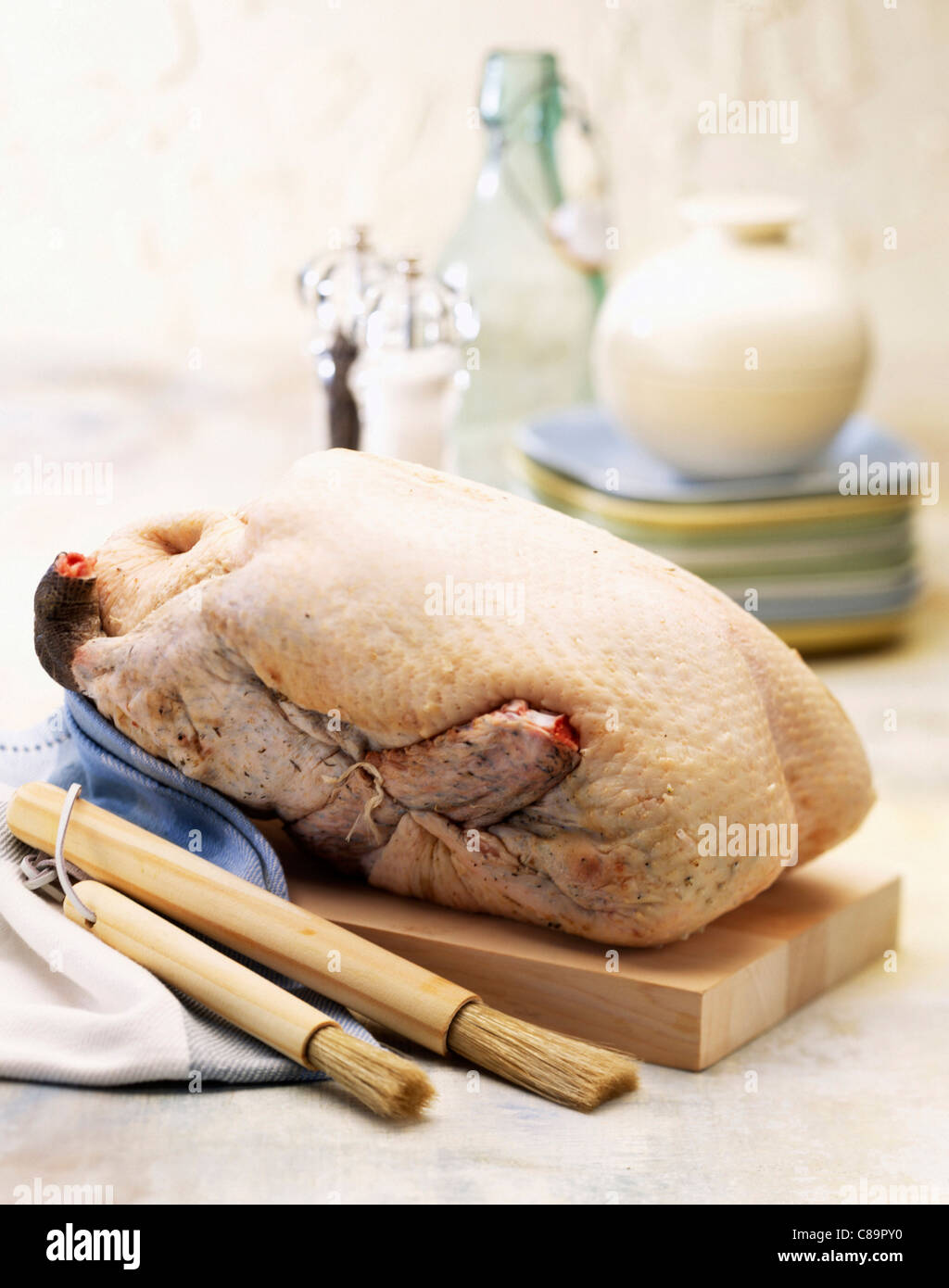 Duck ready to cook Stock Photo - Alamy