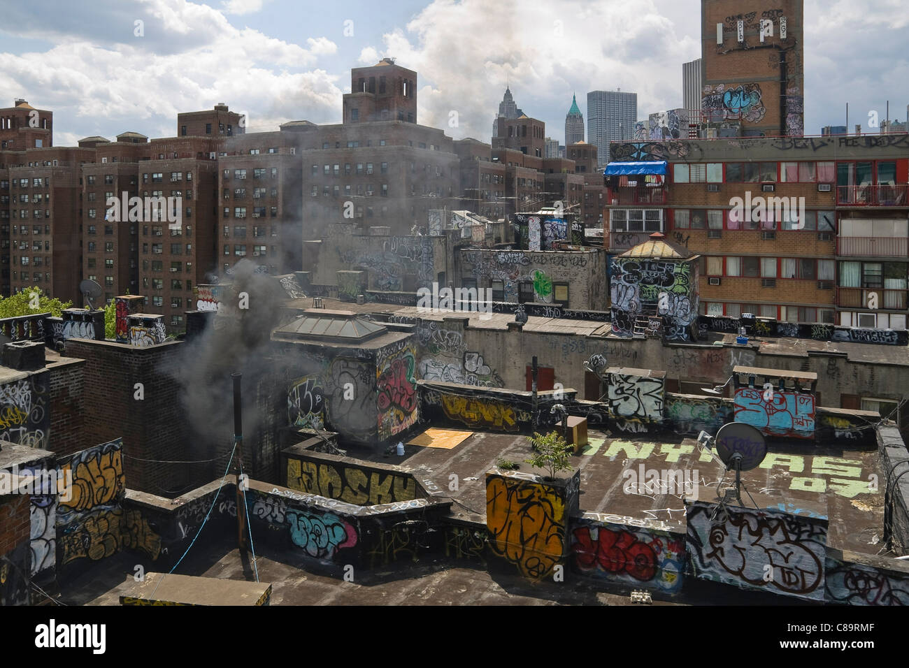 New york city rooftops hi-res stock photography and images - Alamy