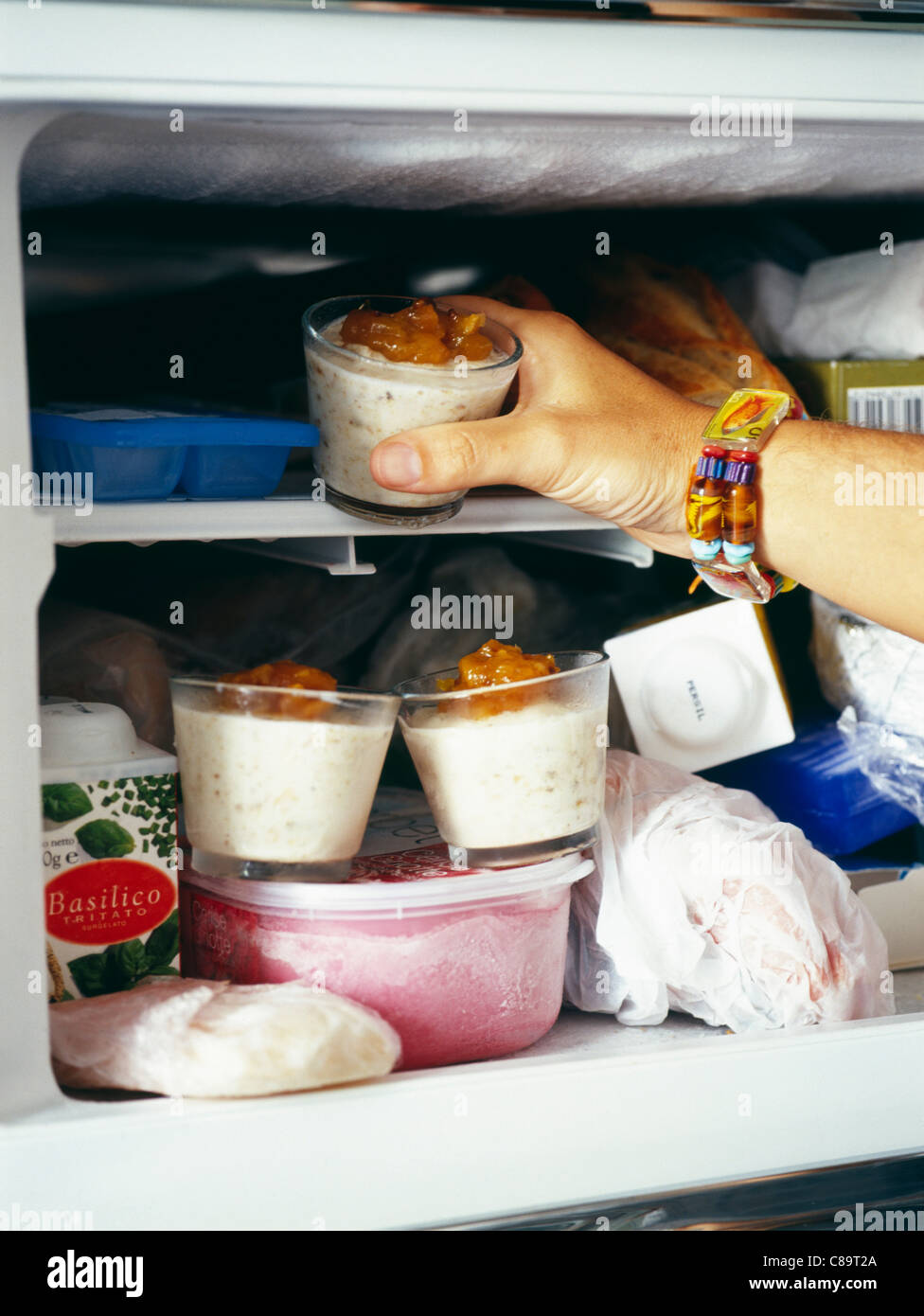 Ice cream tub freezer hi-res stock photography and images - Alamy