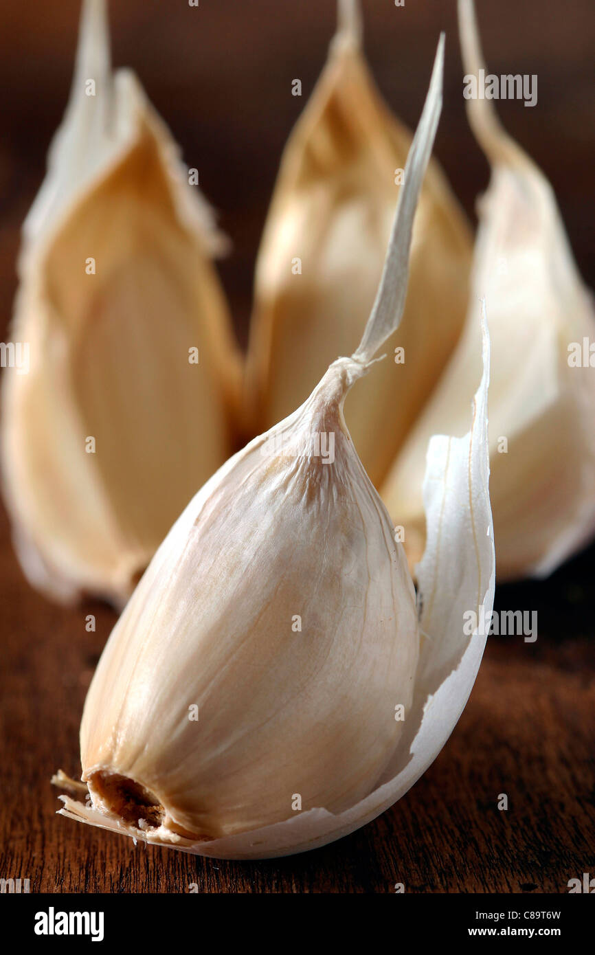 Cloves of garlic Stock Photo - Alamy