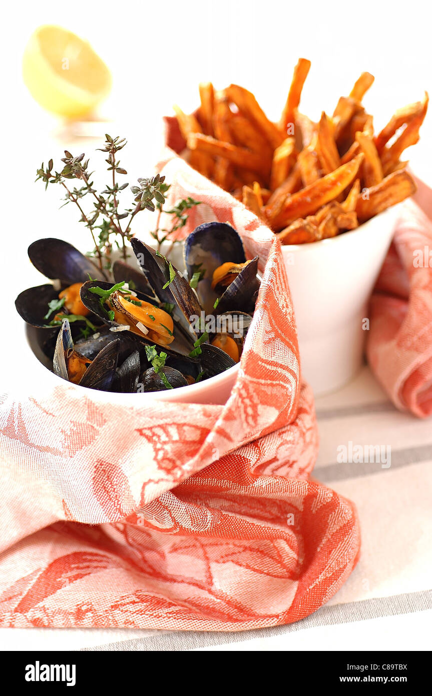 Mussel mussels chips hi-res stock photography and images - Alamy