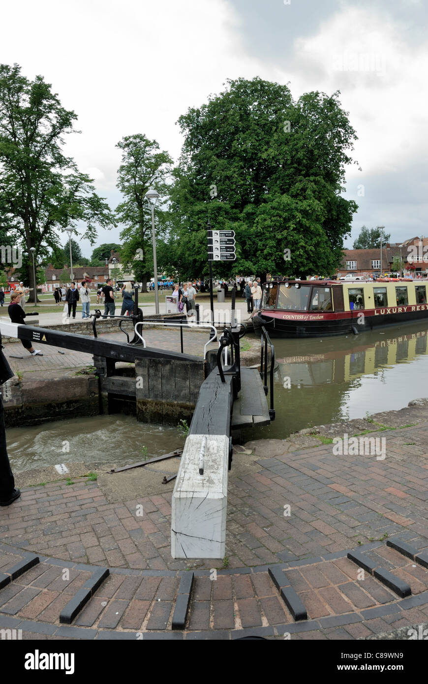 View of the canal basin with lock gates and narrow boats Stock Photo ...