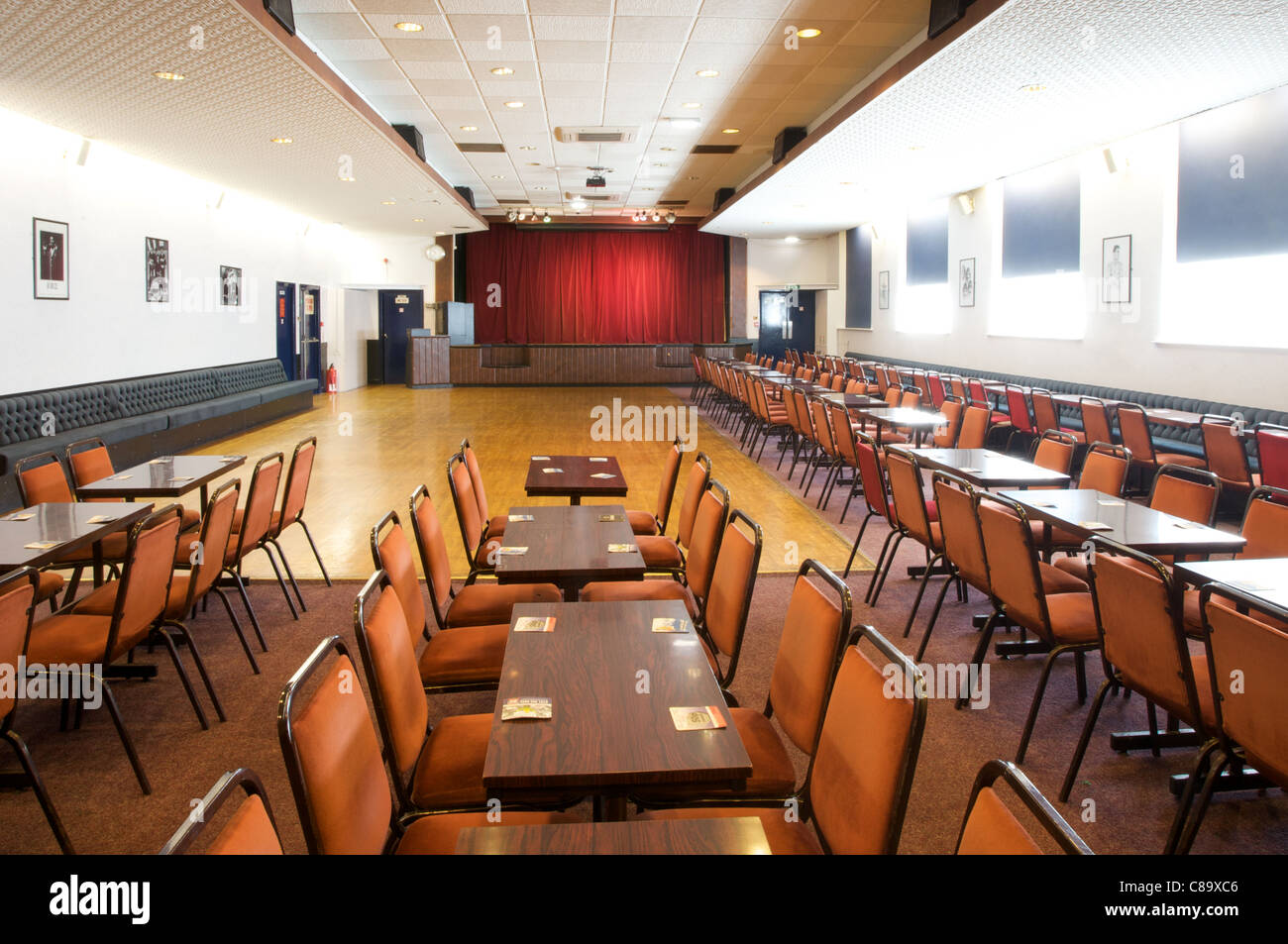 Interior of the Wallsend Labour Club, Newcastle, UK Stock Photo - Alamy