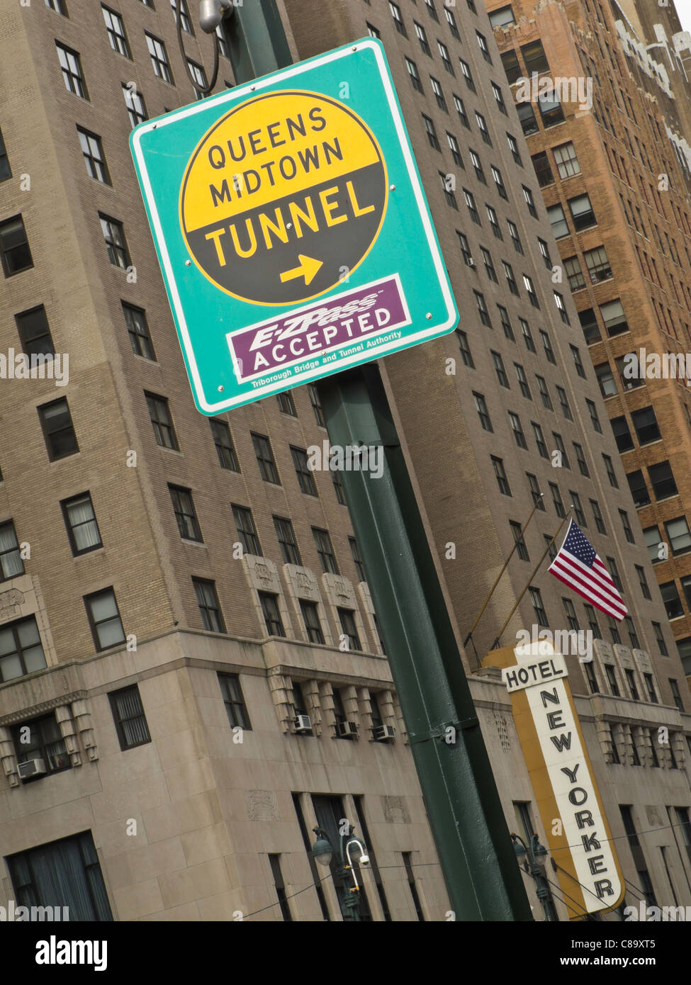 Entrance road tunnel traffic signs hi-res stock photography and images ...