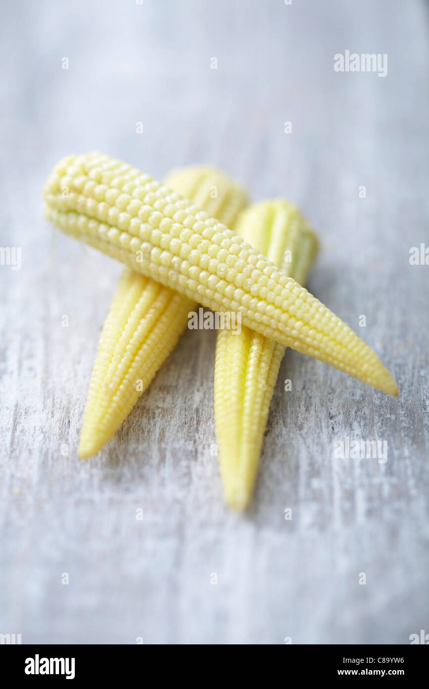 Mini corn on the cob Stock Photo - Alamy