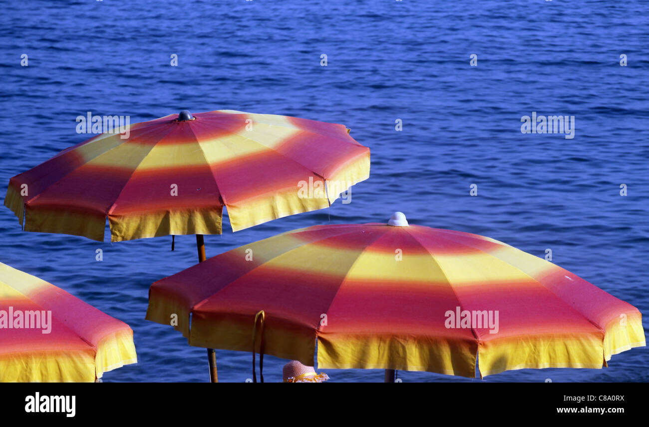 Yellow parasols hi-res stock photography and images - Alamy