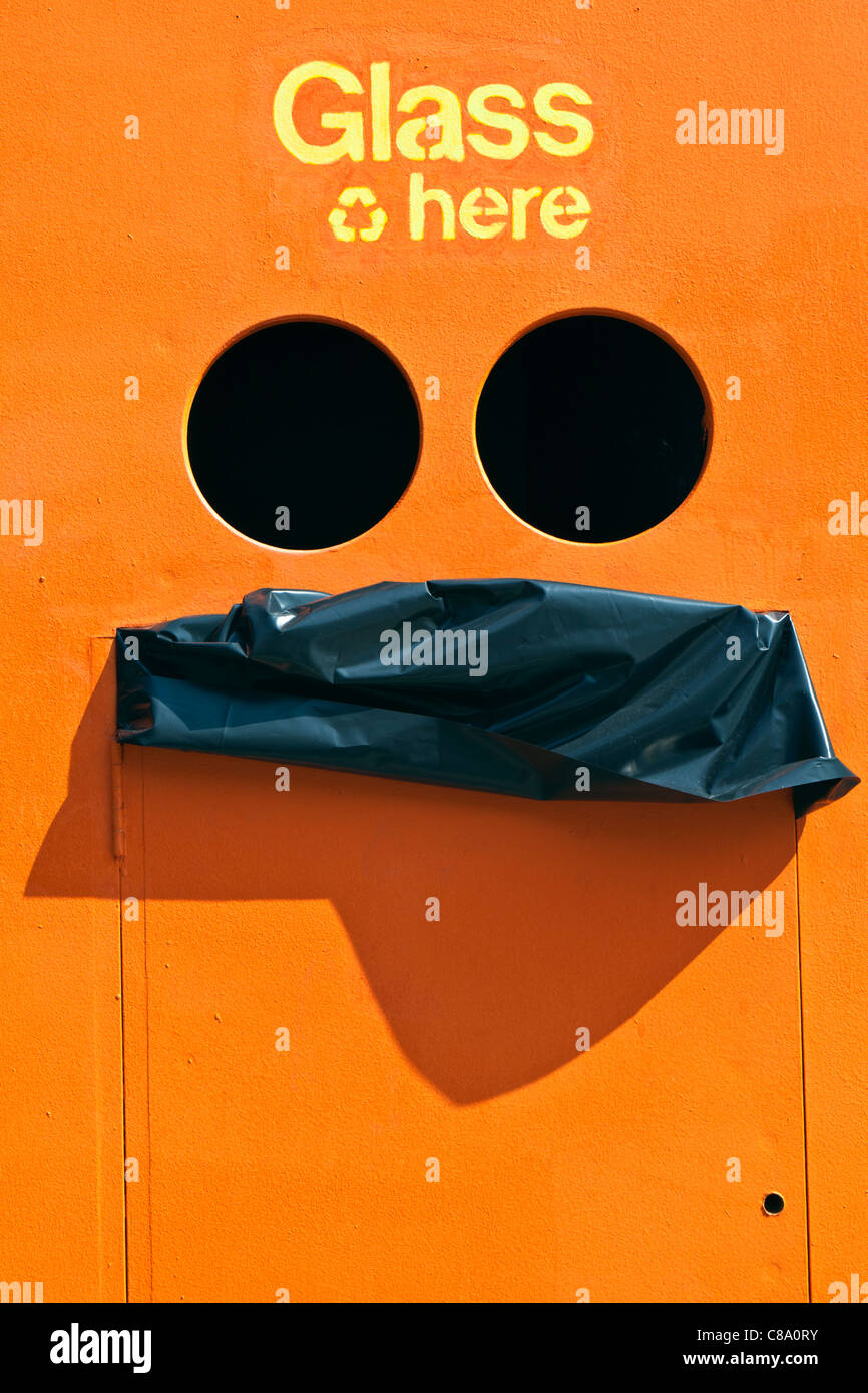 Glass recycle bin hi-res stock photography and images - Alamy