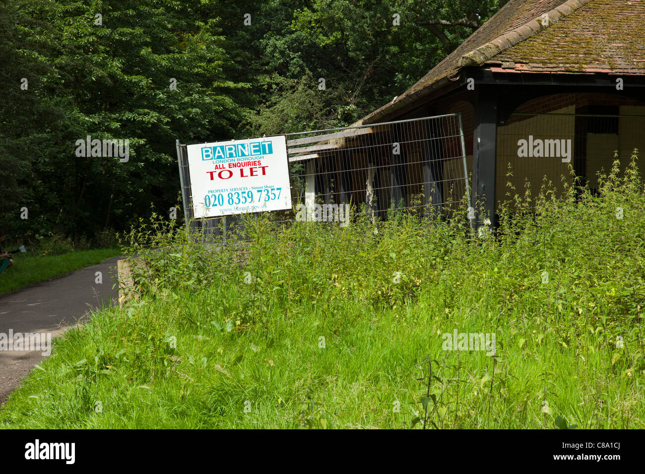 Falling down building hi-res stock photography and images - Alamy