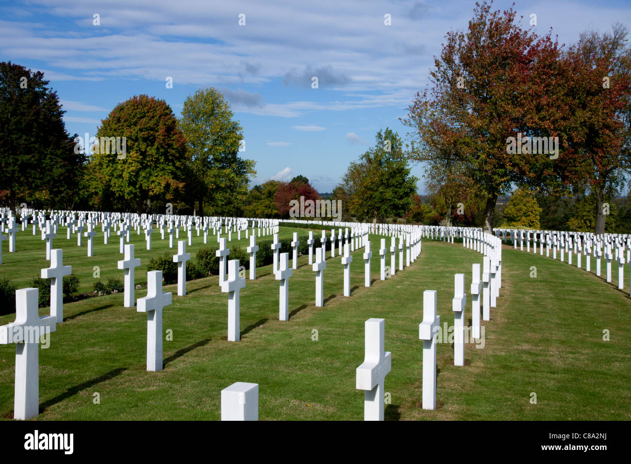 Cross headstones hi-res stock photography and images - Alamy