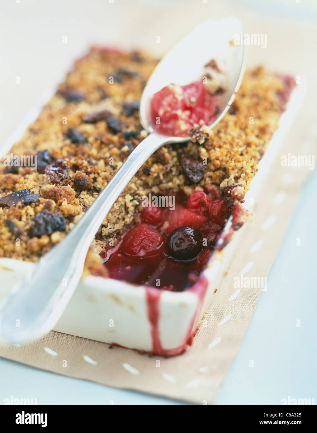 Summer fruit chocolate crumble Stock Photo - Alamy
