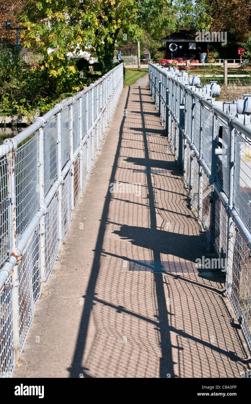 Footbridge penton hook island hi-res stock photography and images - Alamy