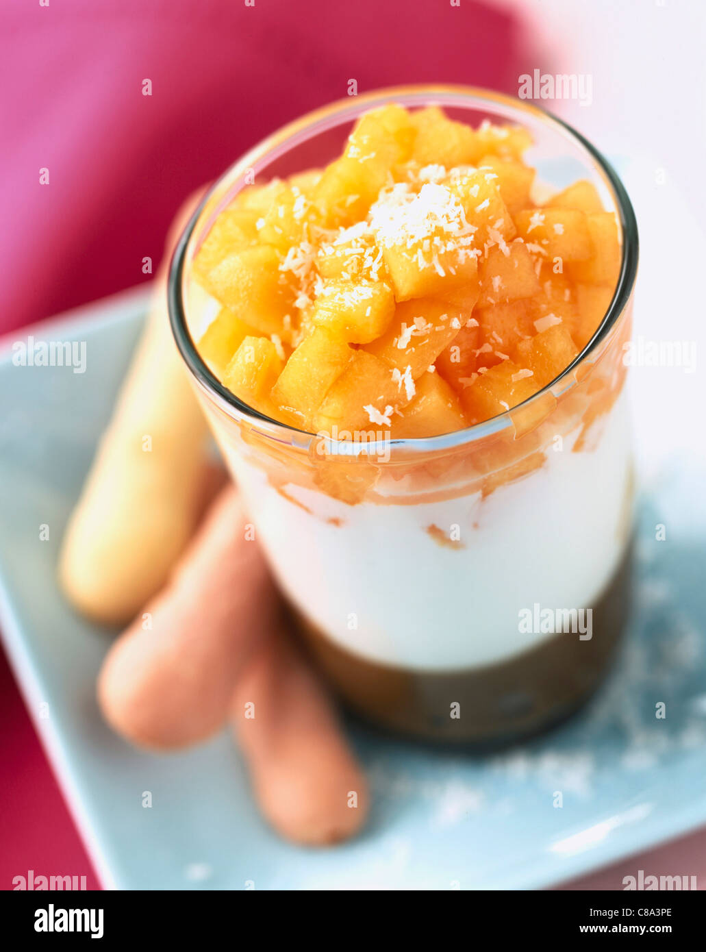 Jam and coconut sponge hi-res stock photography and images - Alamy