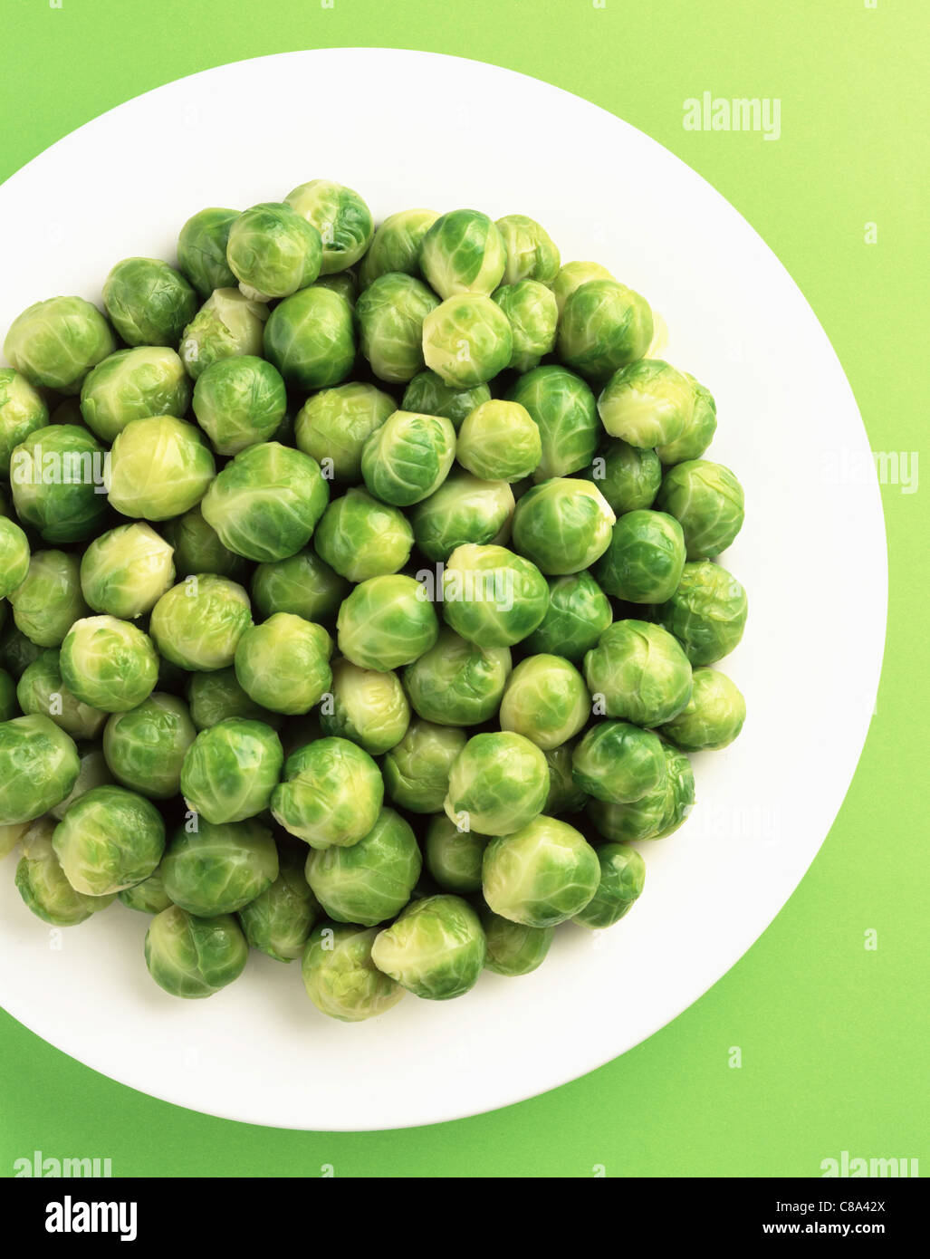 Plate of Brussels sprouts Stock Photo - Alamy