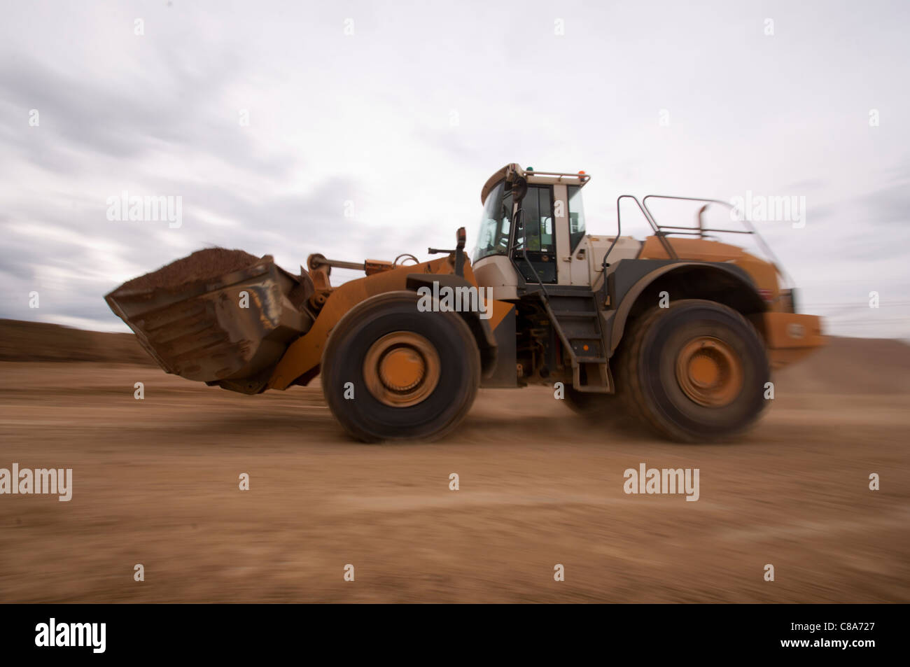 Loading shovel hi-res stock photography and images - Alamy