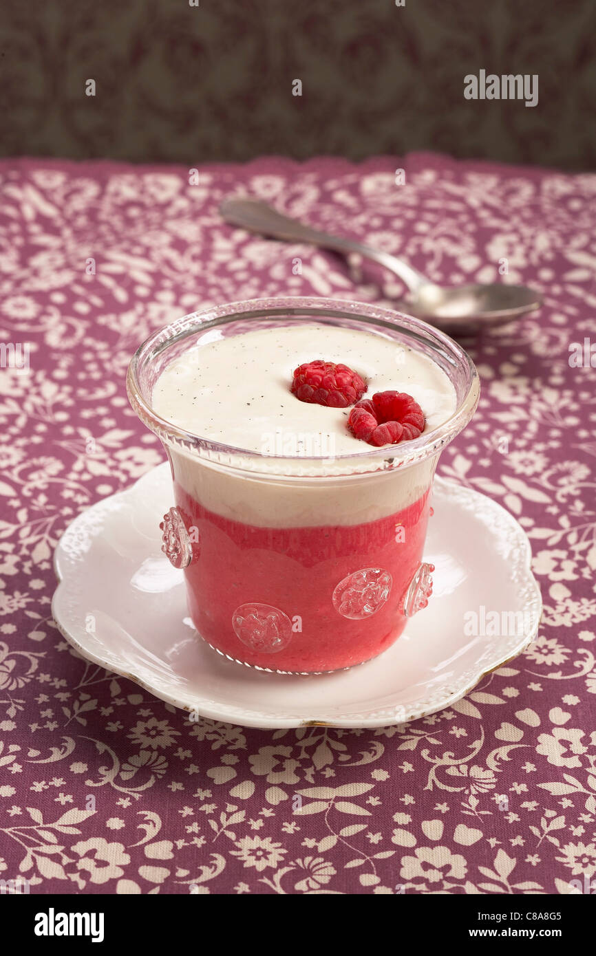Raspberry and vanilla cappuccino Stock Photo - Alamy