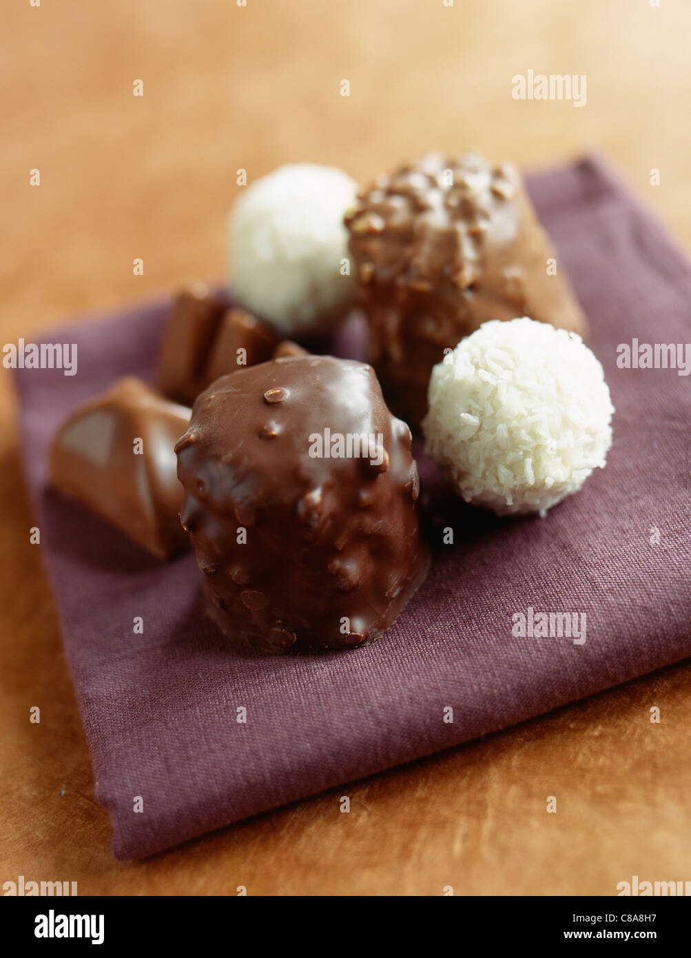 Bite size chocolates hi-res stock photography and images - Alamy