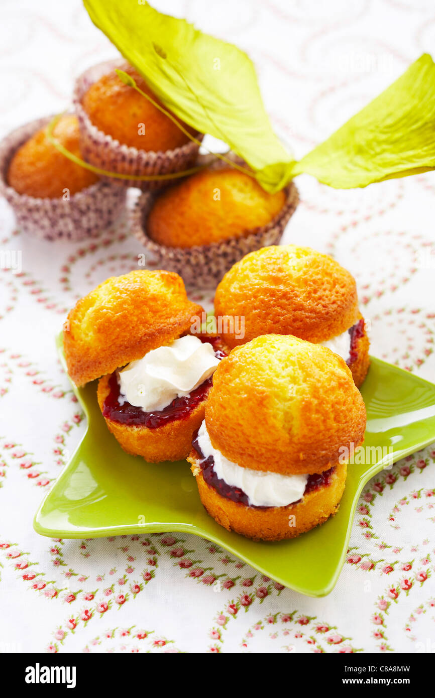 Small filled cake hi-res stock photography and images - Alamy