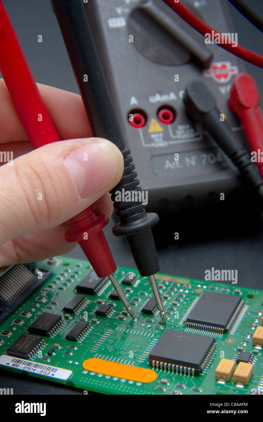 Electronic test hi-res stock photography and images - Alamy