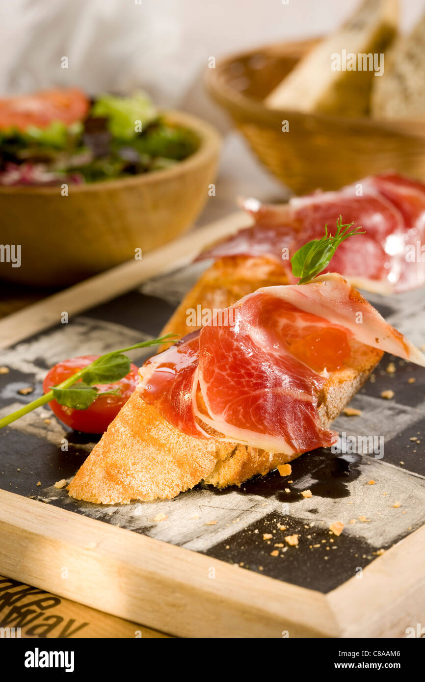Spanish ham hi-res stock photography and images - Alamy