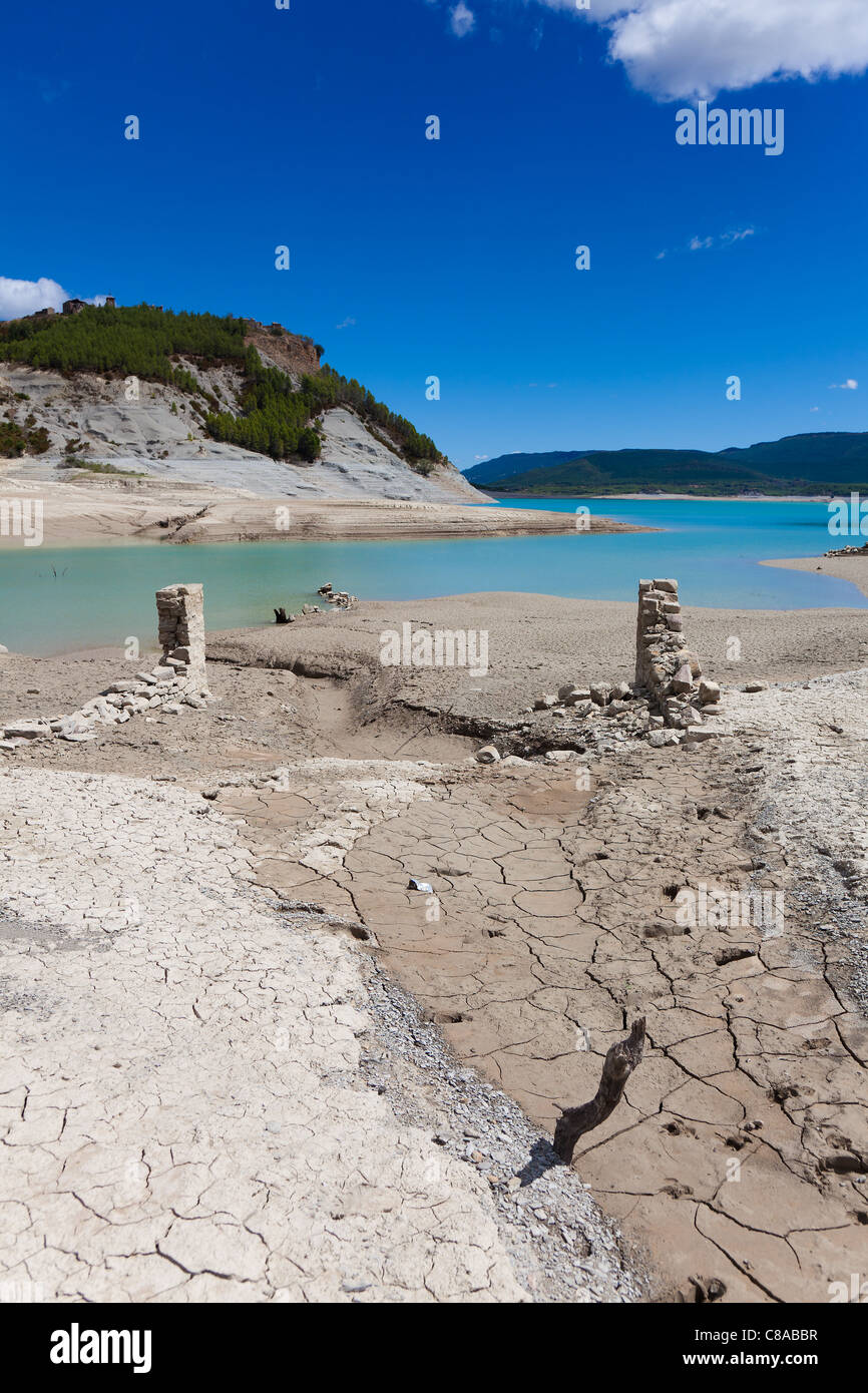 Reservoir of Yesa, Zaragoza, Spain Stock Photo - Alamy