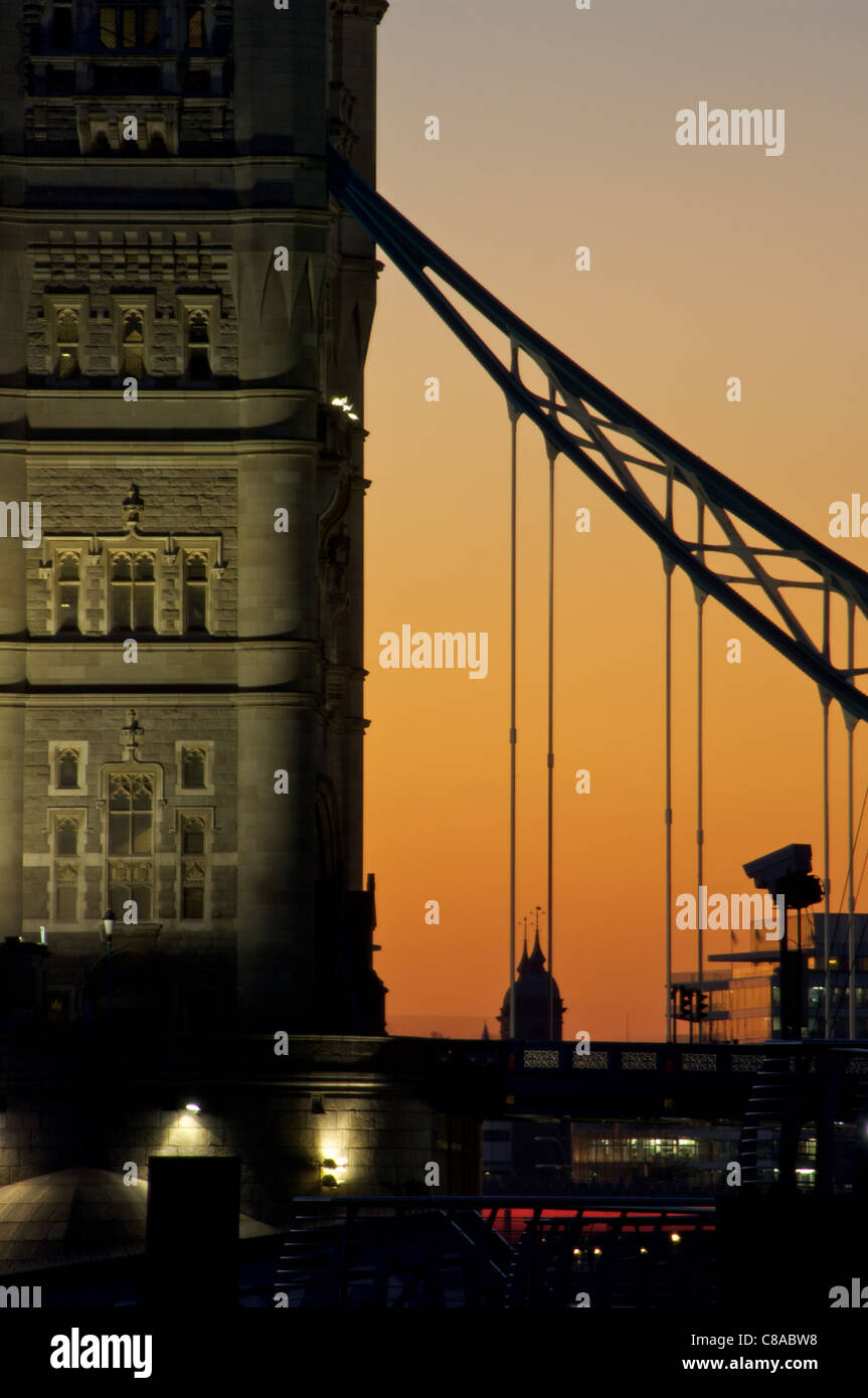 Tower bridge london sunset hi-res stock photography and images - Alamy