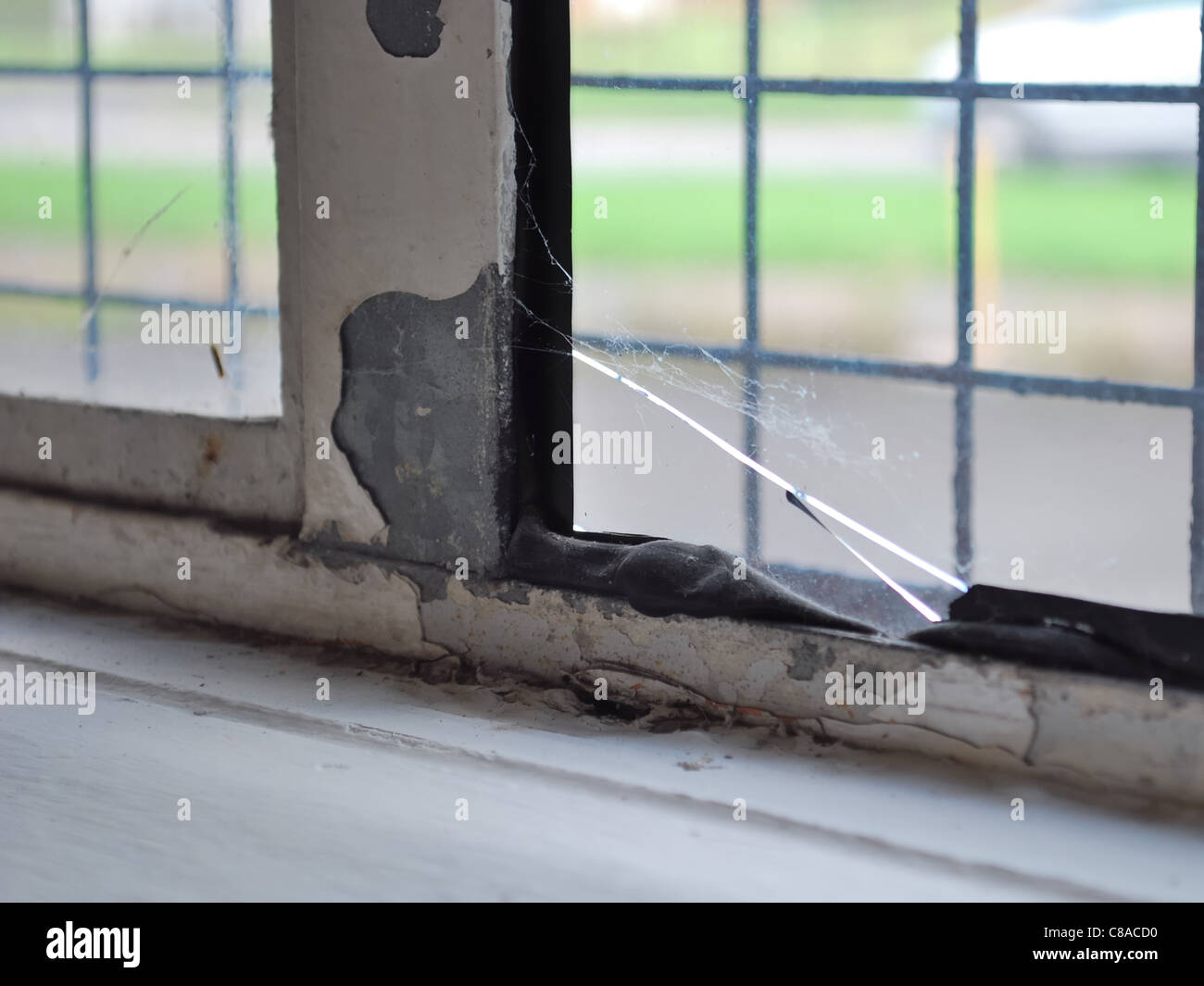 Broken grill hi-res stock photography and images - Alamy