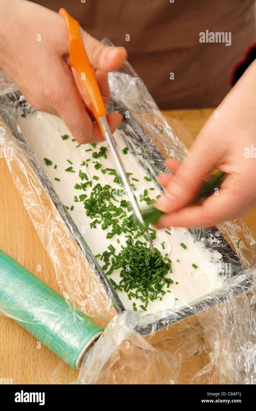 Cutting chives hi-res stock photography and images - Alamy