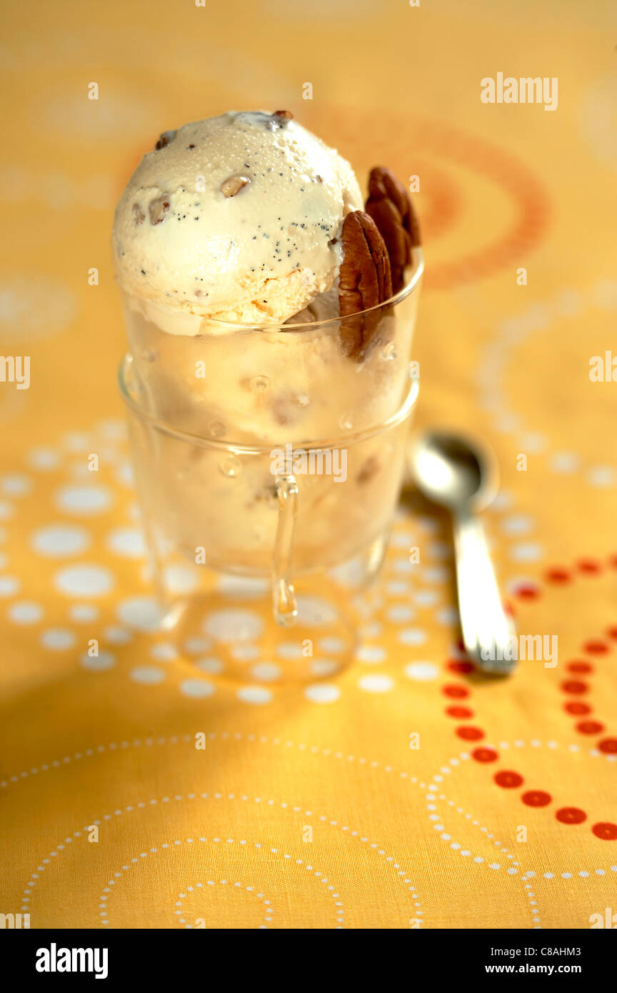 Pecan ice cream hi-res stock photography and images - Alamy