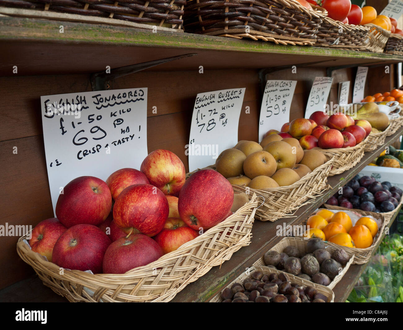 ENGLISH APPLES FRUITS BRITISH GROCERS DISPLAY Village greengrocer ...