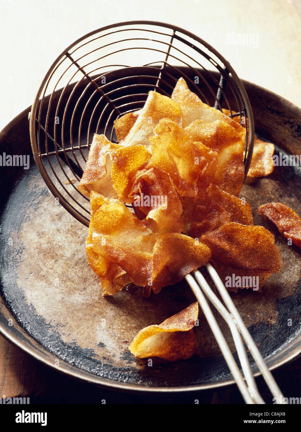 Homemade potato crisps Stock Photo - Alamy