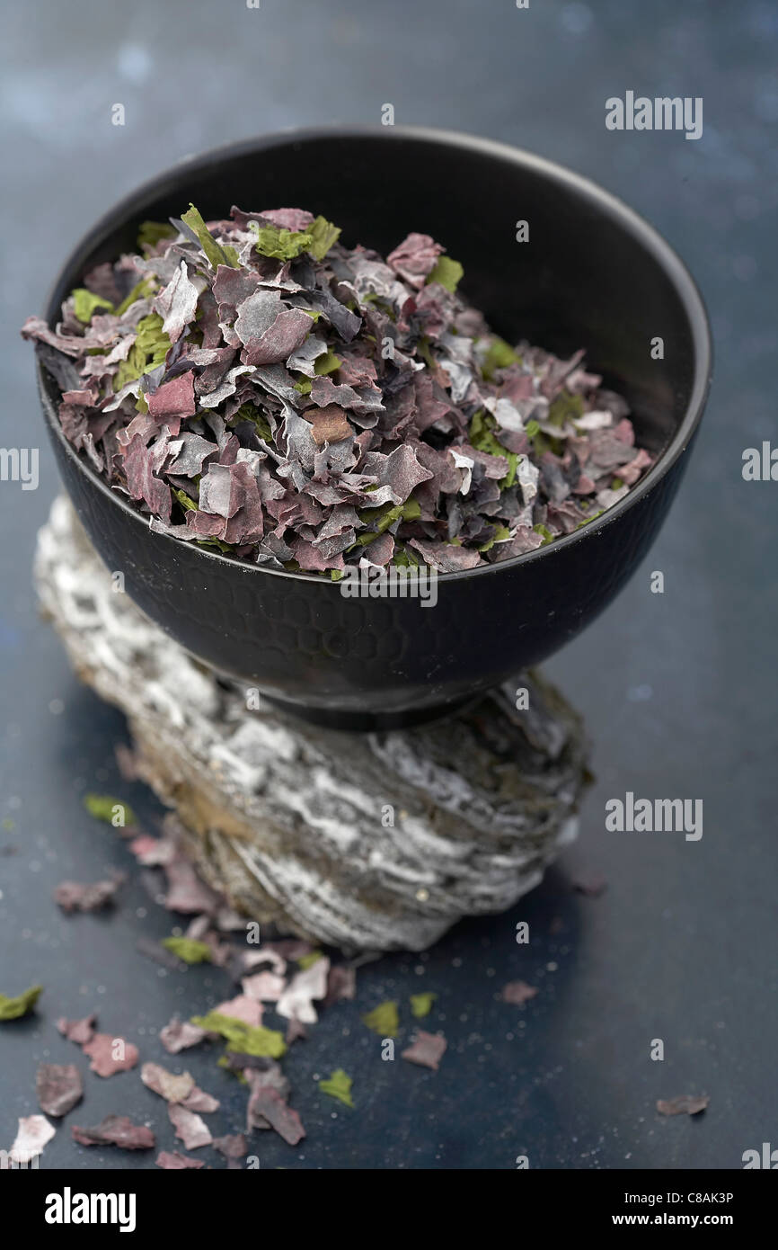 Bowl of dried seaweed Stock Photo - Alamy