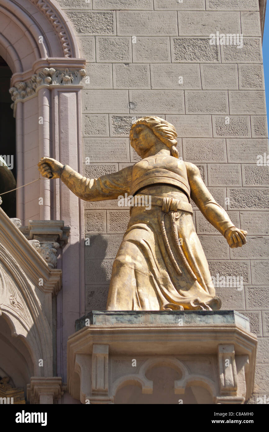 Golden statue on bell tower, Messina Cathedral, Piazza Del Duomo ...
