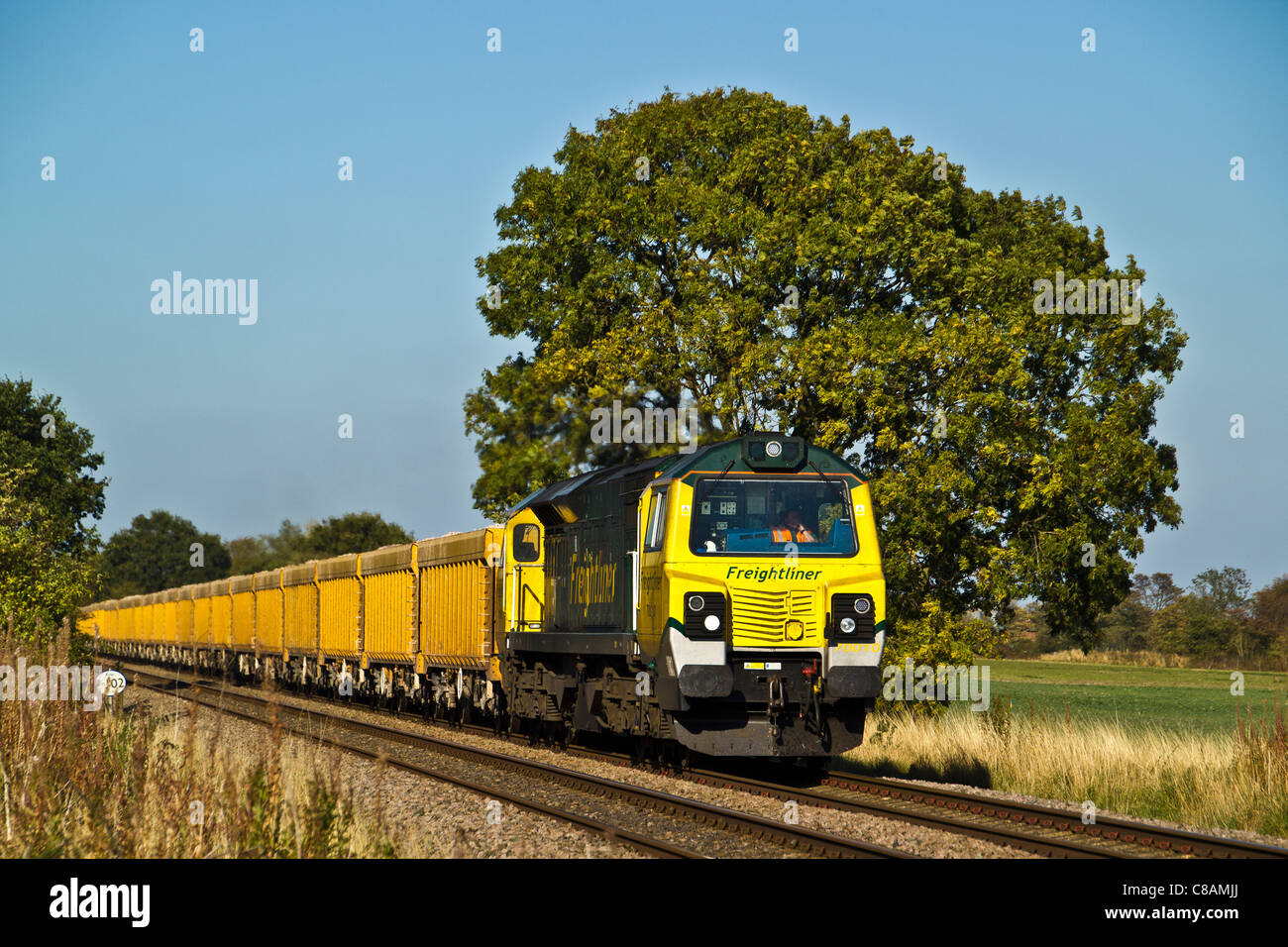 Freightliner class 70 70010 passes Fine Lane level crossing Alrewas ...