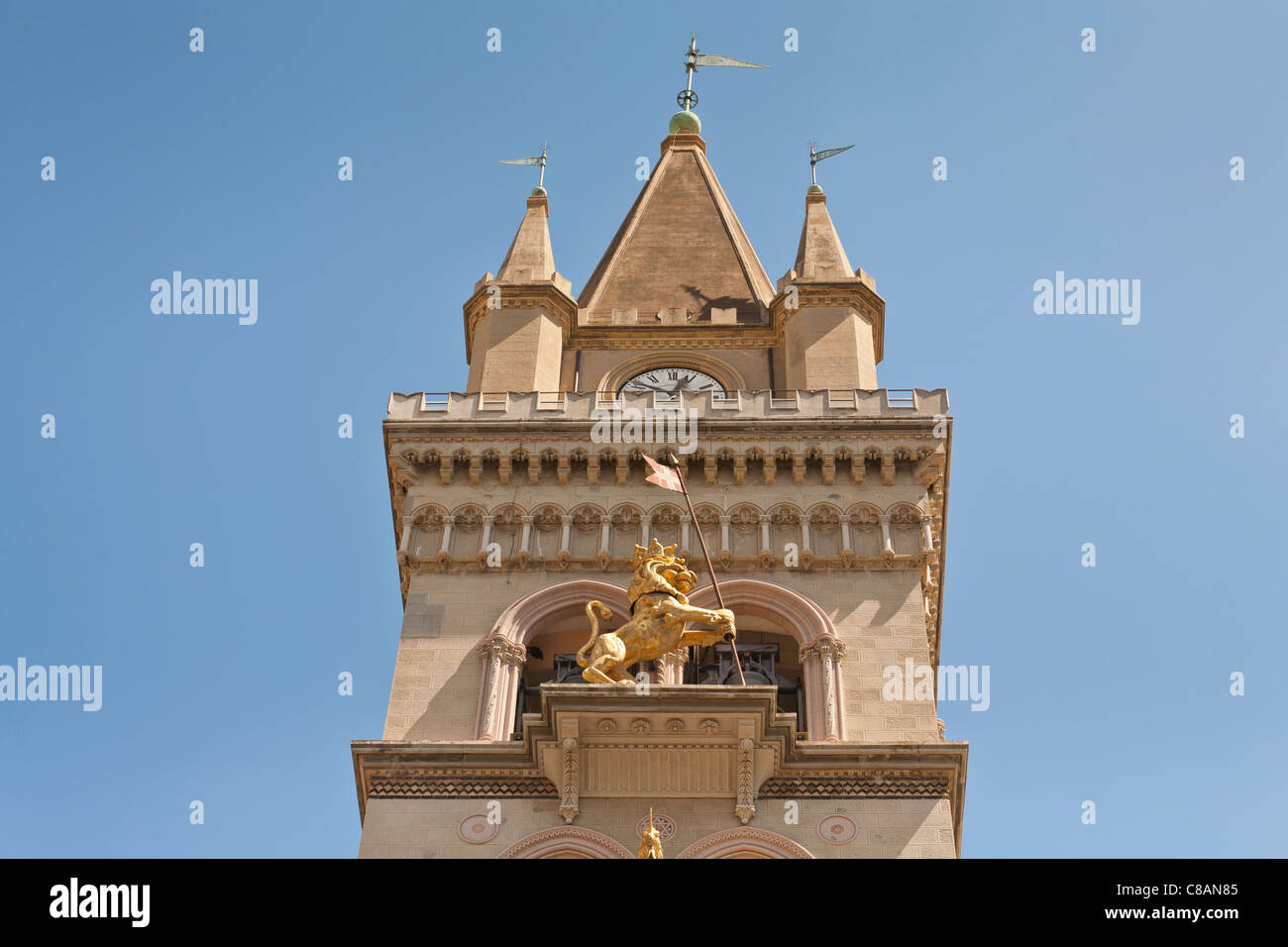 Clock tower, Messina Cathedral, Piazza Del Duomo, Messina, Sicily ...