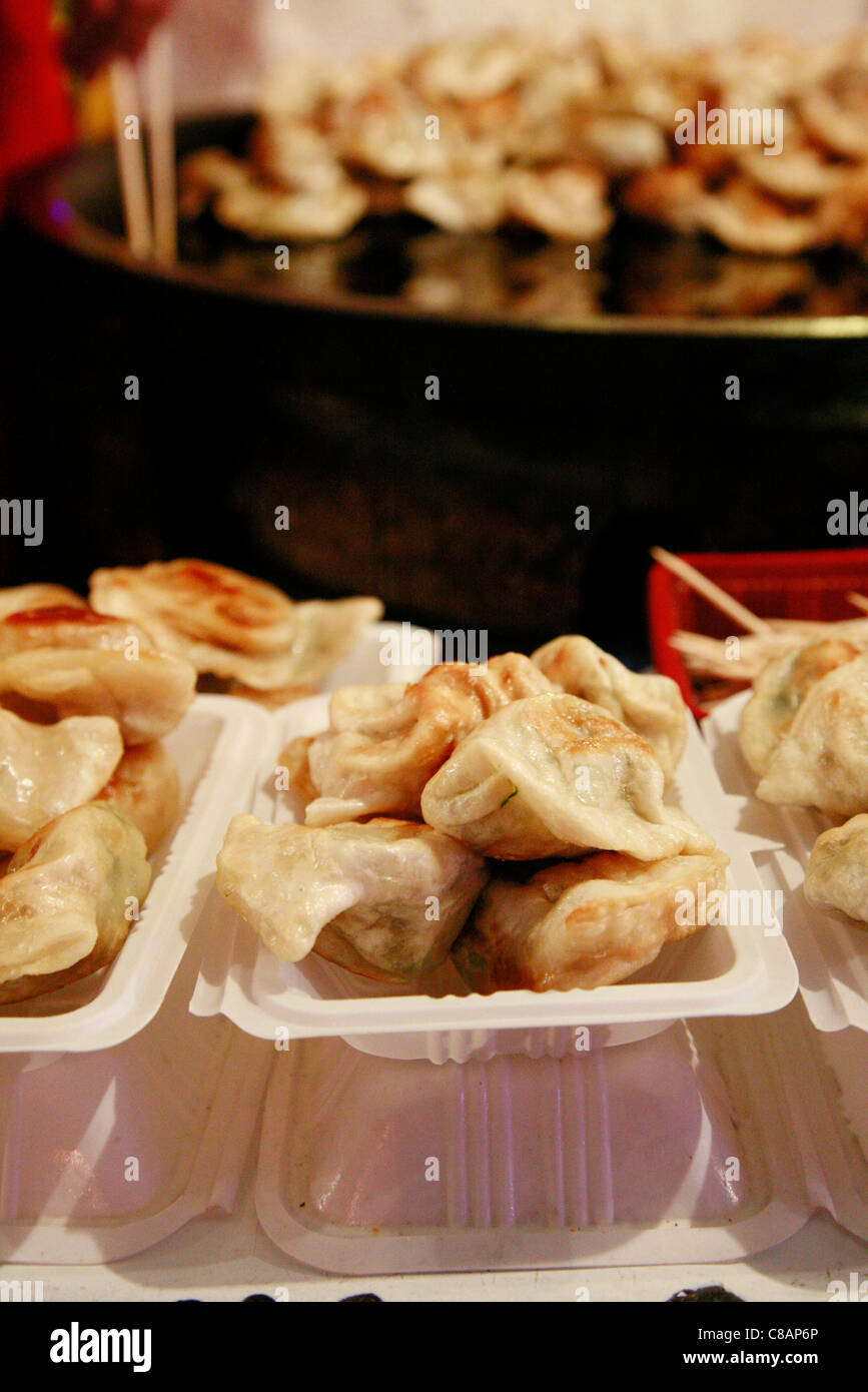 Peking ravioli hi-res stock photography and images - Alamy