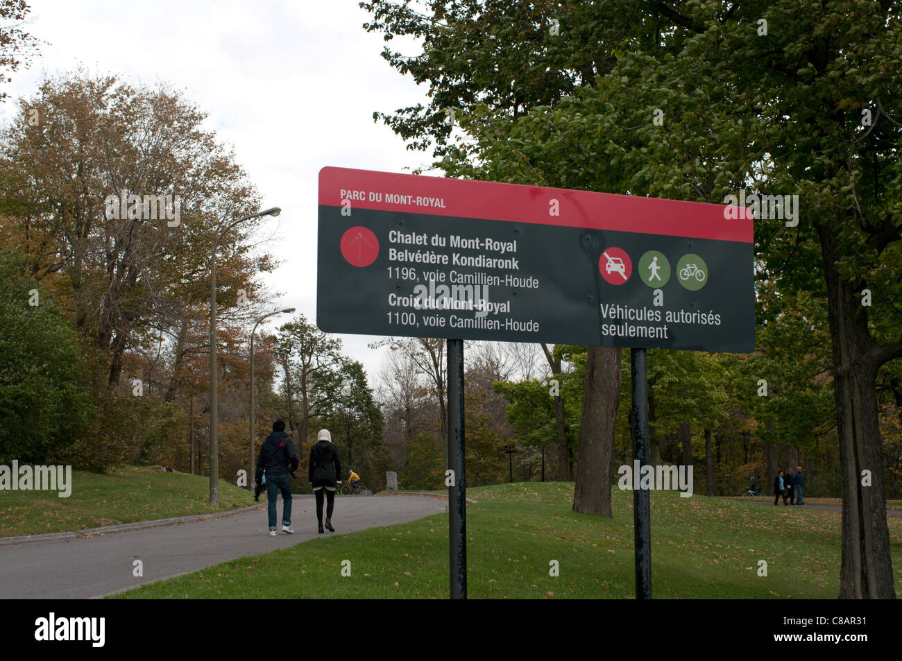 Montreal sign hi-res stock photography and images - Alamy