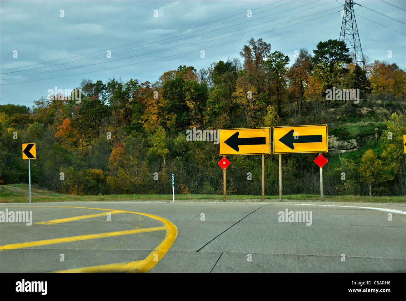Left turn arrow hi-res stock photography and images - Alamy