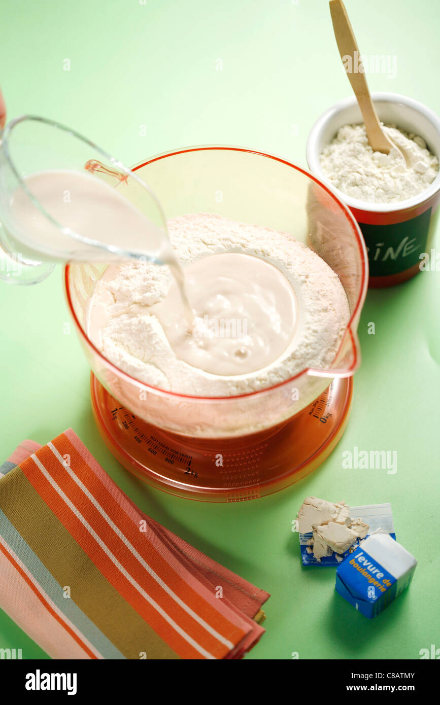 Add milk to flour hi-res stock photography and images - Alamy
