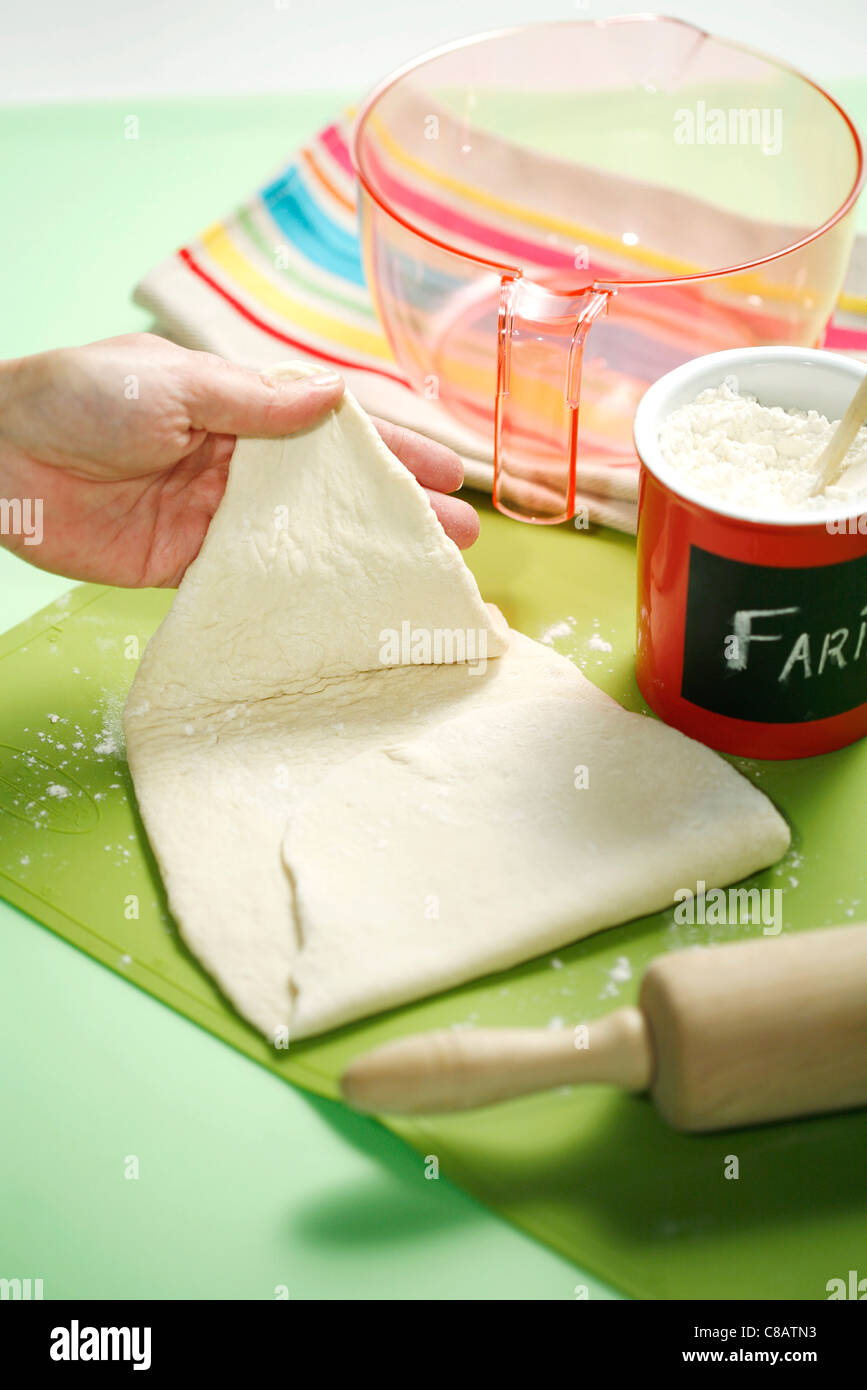 Spreading out hi-res stock photography and images - Alamy