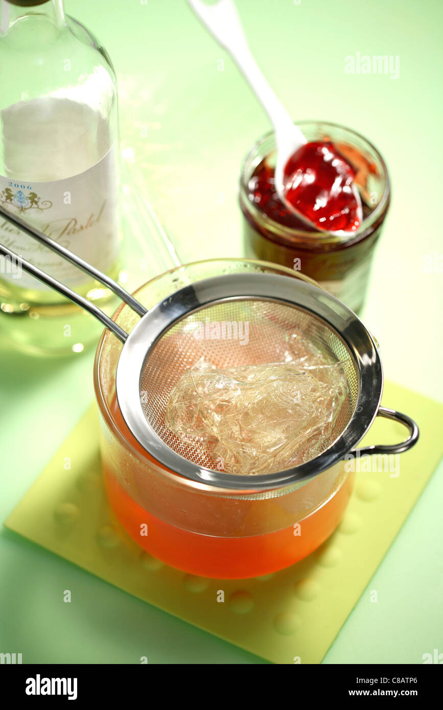 Straining food hi-res stock photography and images - Alamy