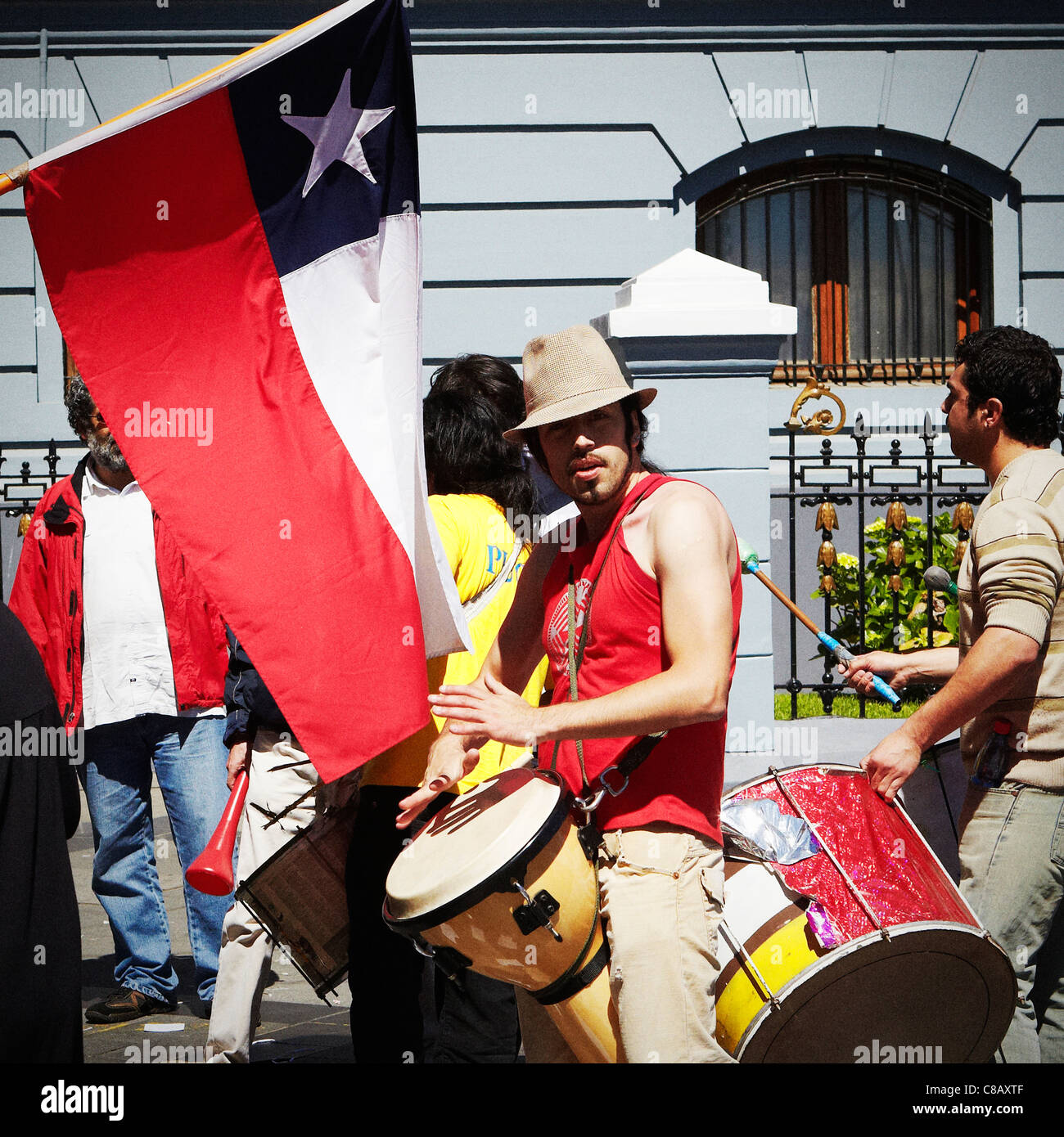 Man playing percussion instrument in Valparaiso, Chile Stock Photo - Alamy