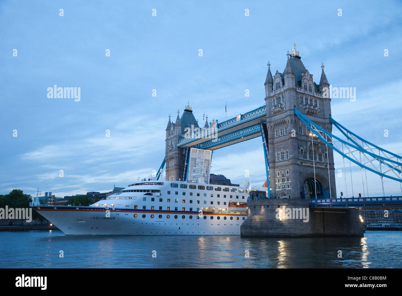 England, London, Tower Bridge and Cruise Boat Stock Photo - Alamy